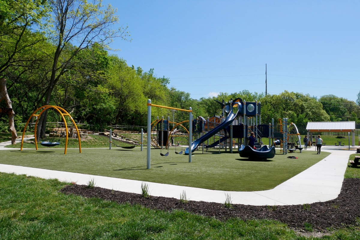 Swimming in Overland Park, KS | Public Pools and Splash Pads | Visit ...